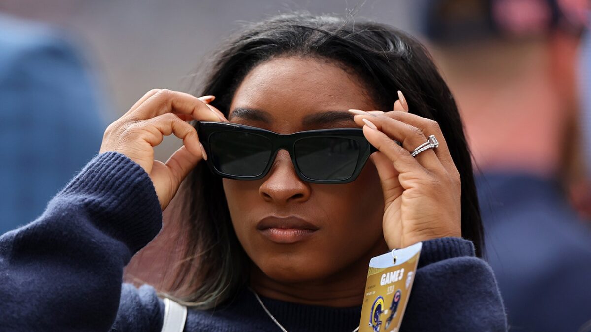Simone Biles risks Bears fans' backlash again after saying Packers star ...