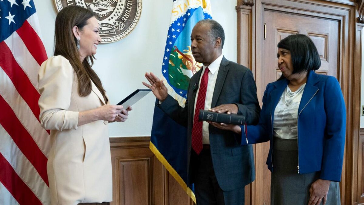 Trump ally Ben Carson sworn in as national advisor for nutrition ...